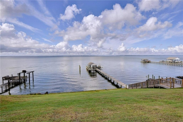 807 Riverside Drive Photos