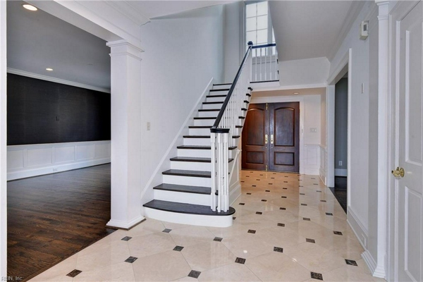 807 Riverside Drive Photos