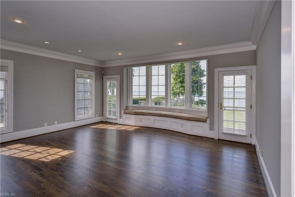 807 Riverside Drive Photos