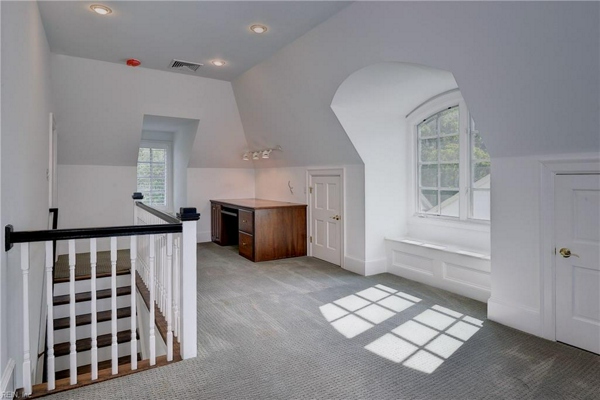 807 Riverside Drive Photos